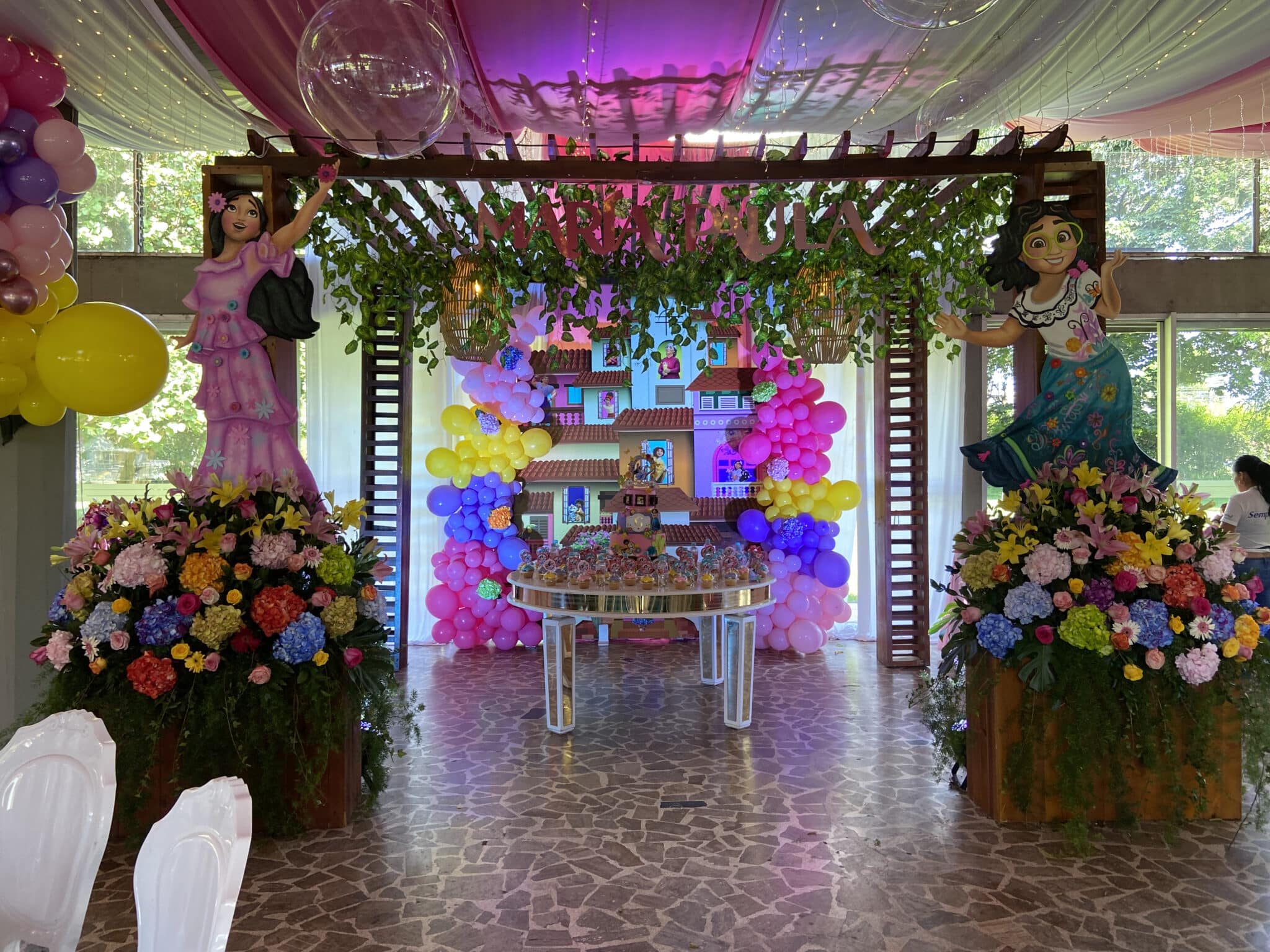 Cómo organizar una fiesta temática paso a paso